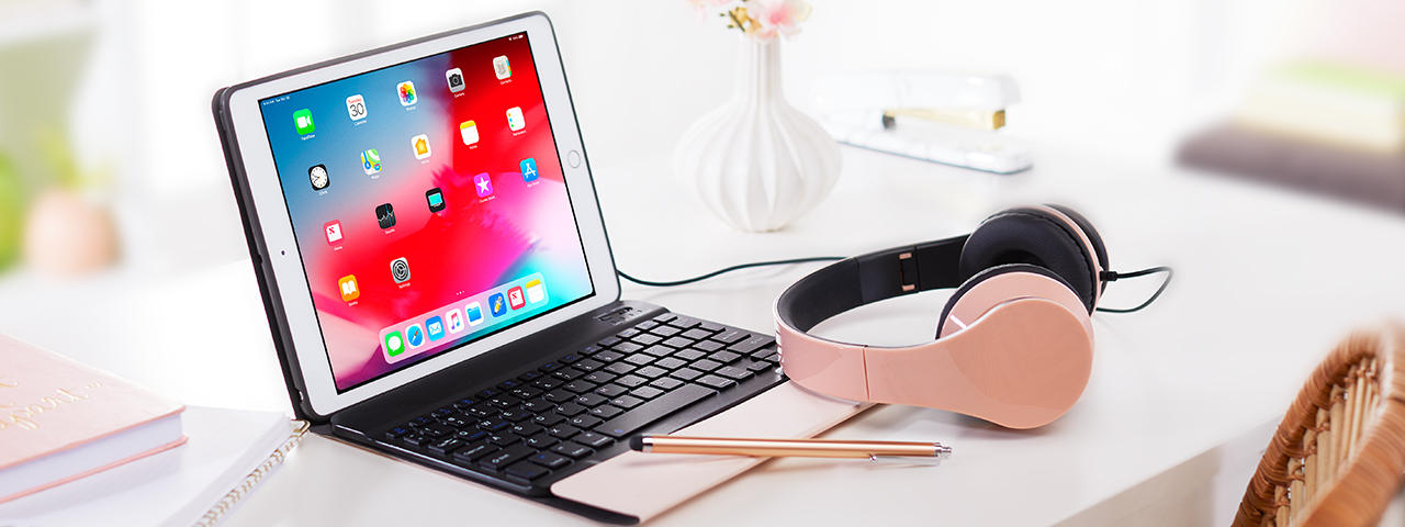 (HSN) Apple iPad® 10.2" Tablet with Voucher, Keyboard and Headphones ...